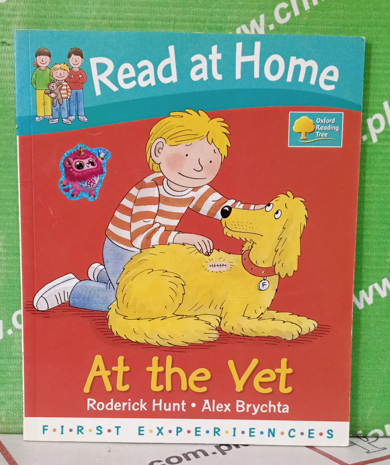 At The Vet Read AT Home ( Oxford Reading Tree ) – Children Publications