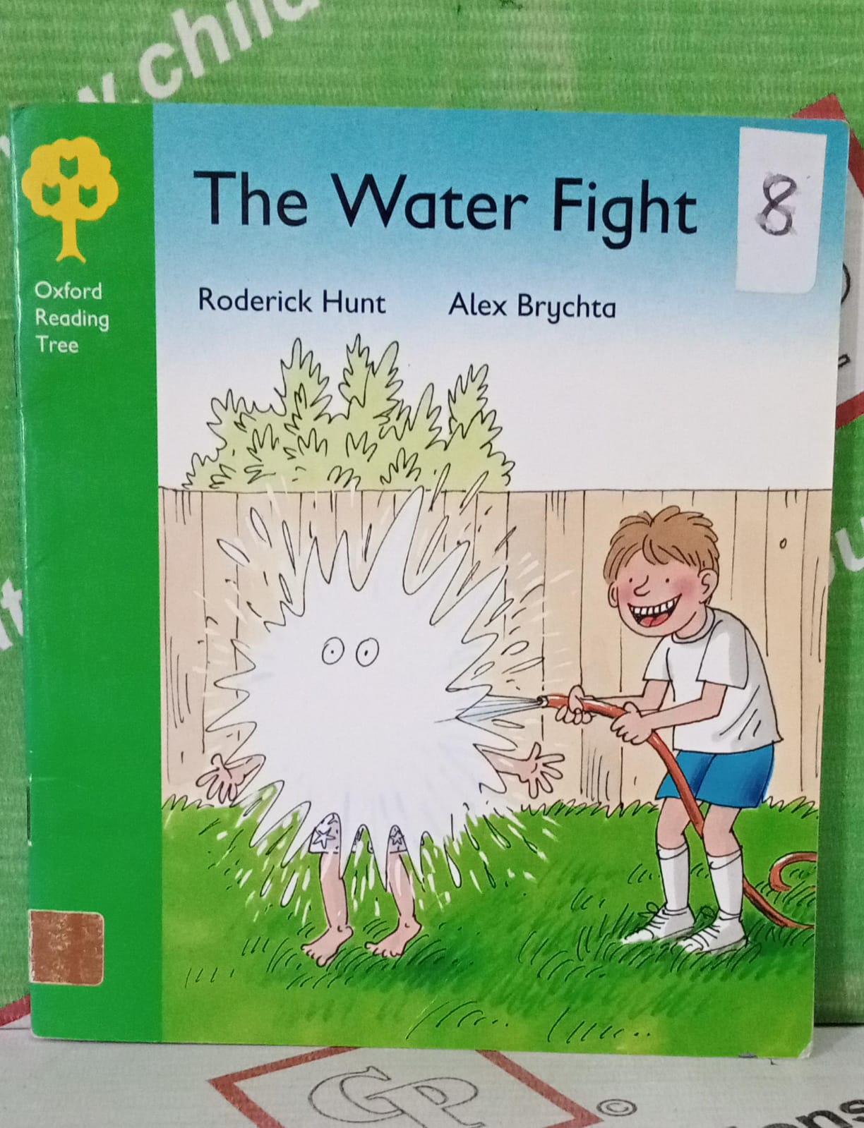 Oxford Reading Tree The Water Fight – Children Publications