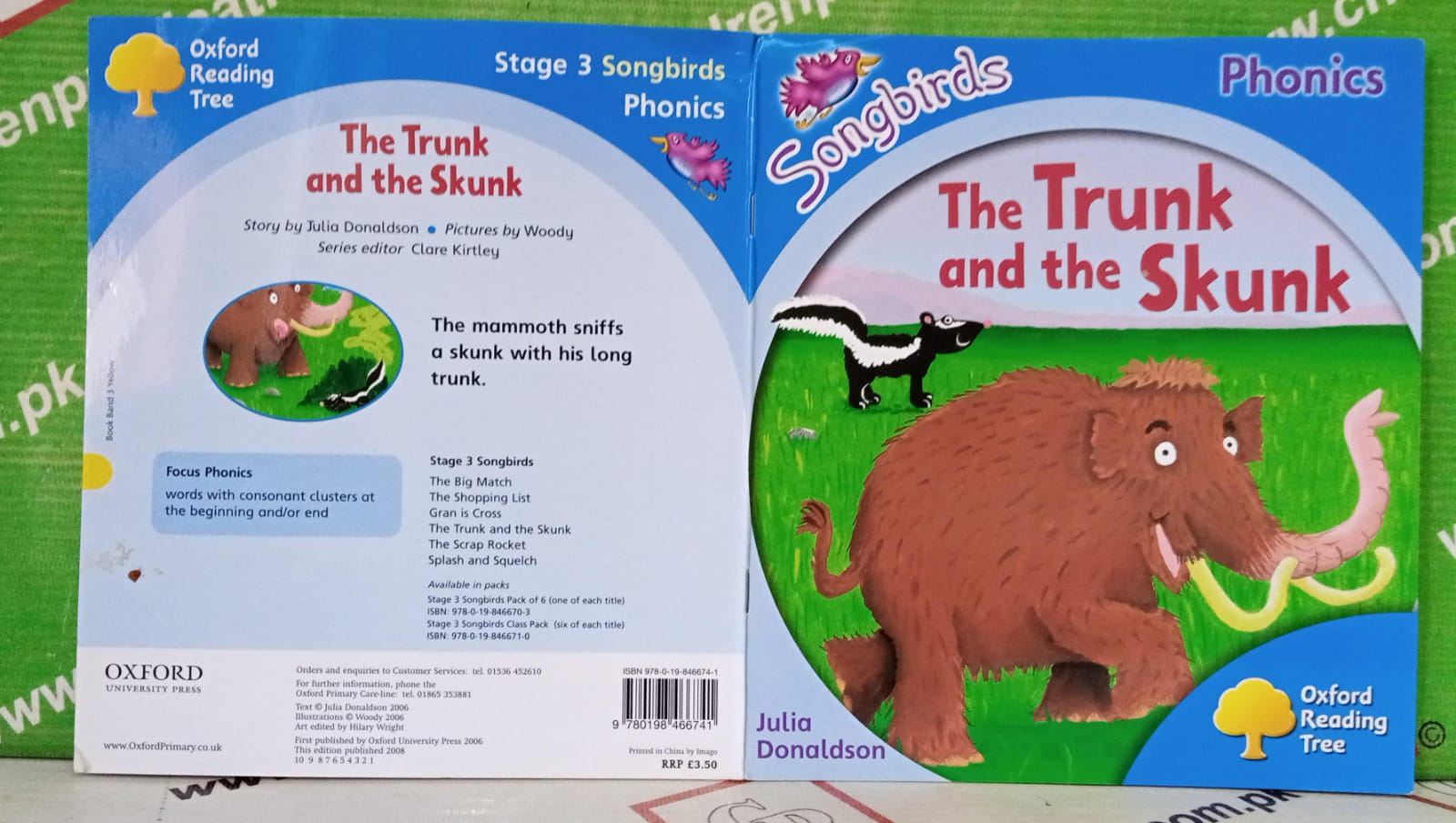 Song Birds Phonics The Trunk And The Skunk ( Oxford Reading Tree ...
