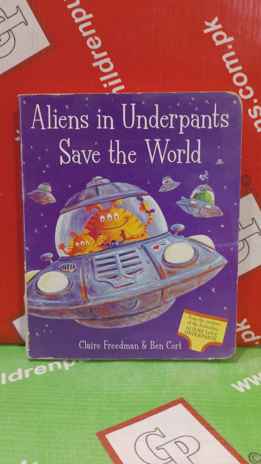 Aliens in Underpants save the World – Children Publications