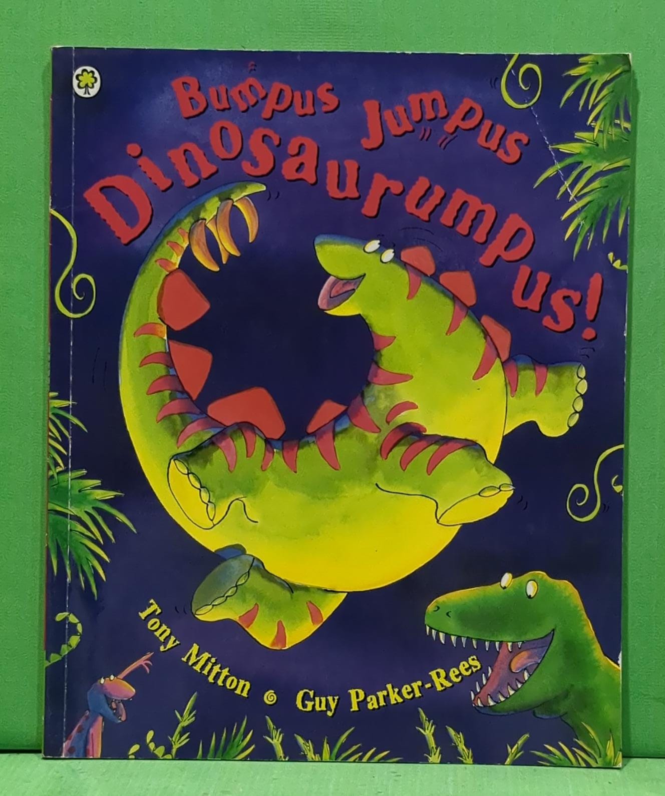 Bumpus jumpus dinosaurumpus – Children Publications