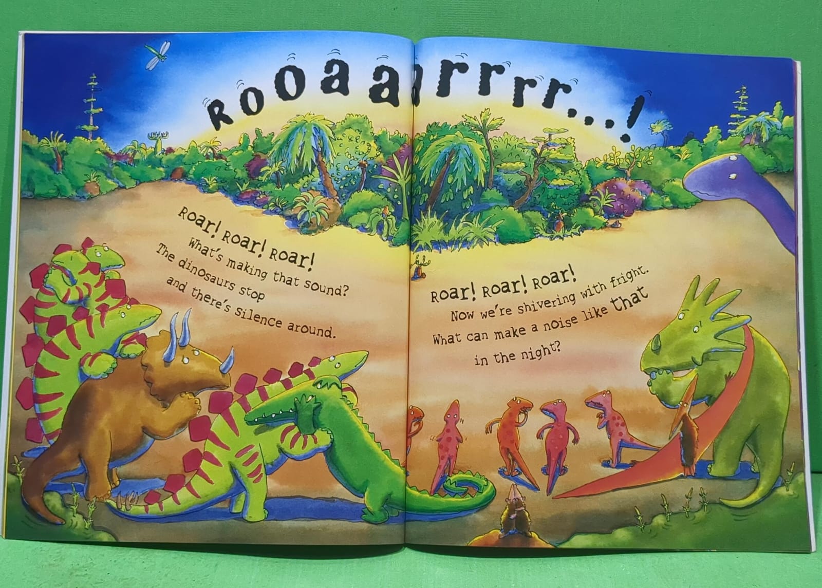 Bumpus jumpus dinosaurumpus – Children Publications